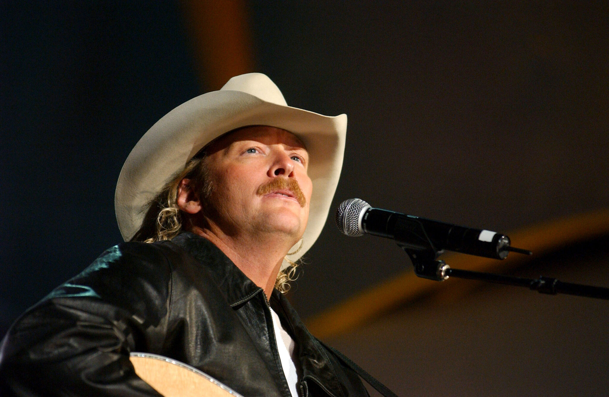 8 Facts About Alan Jackson's Life & Career