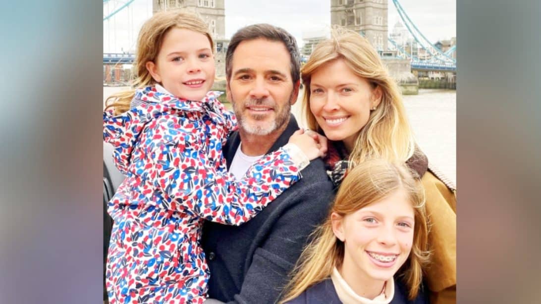 Joanna Gaines Catches Baby Boy Trying To Be CEO During Work Meeting ...