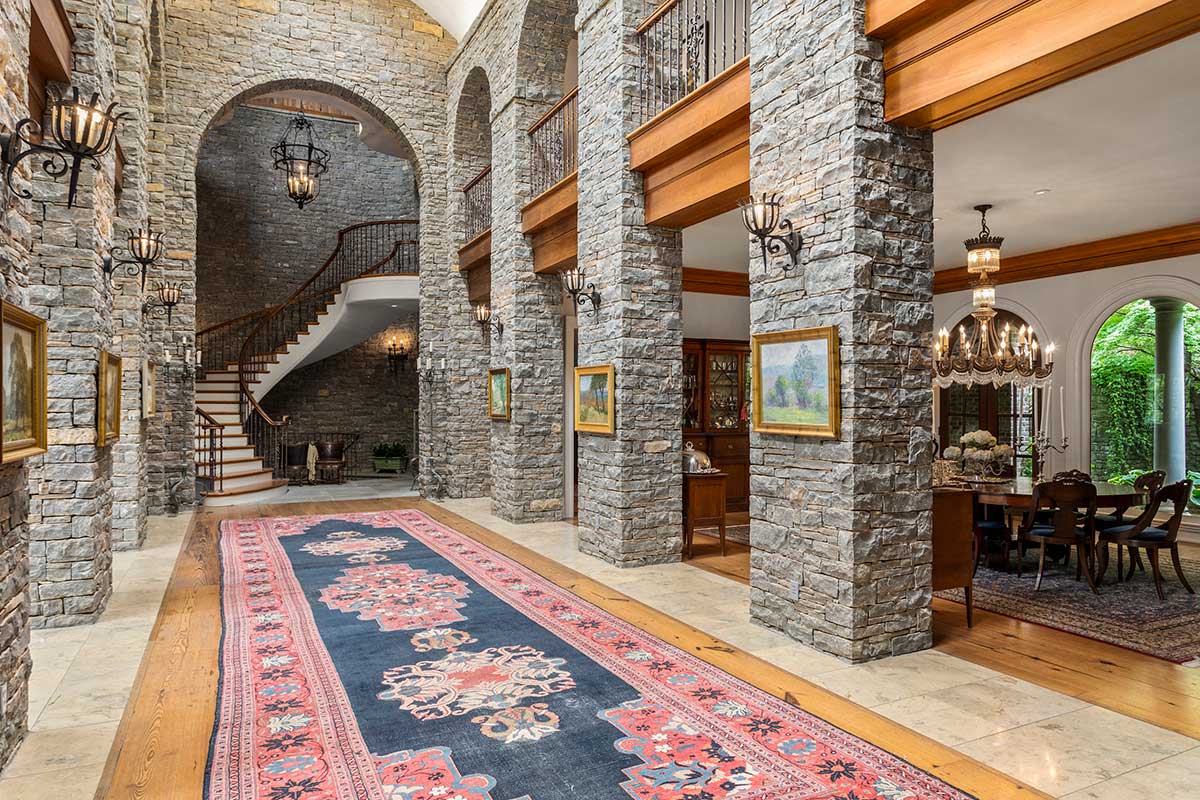 Massive Estate From "Nashville" Show Sells At Auction, See The Photos