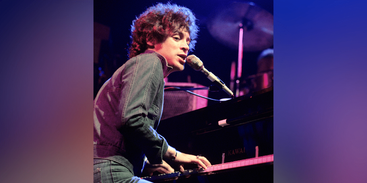 "Hungry Eyes" Singer Eric Carmen Dies At Age 74