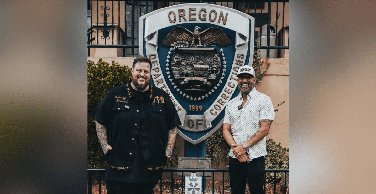 Jelly Roll Becomes First Person To Perform Live On The Prison Yard At ...