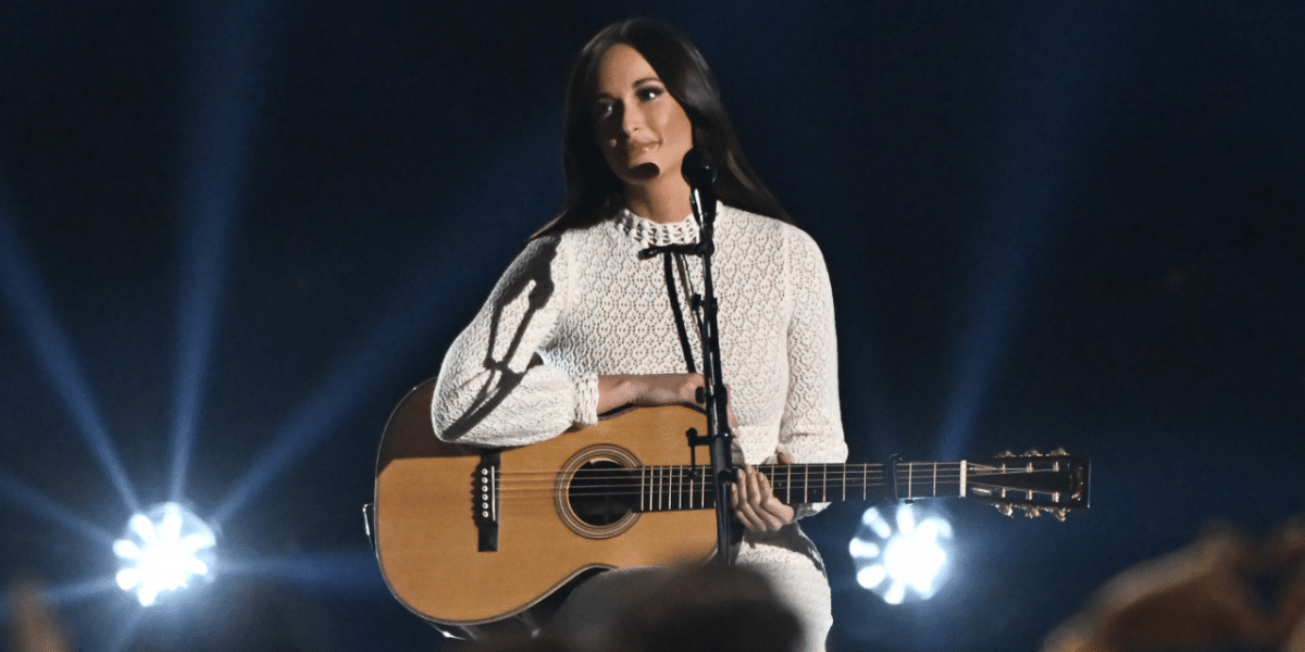 Kacey Musgraves Gives Stripped-Down Performance Of "The Architect" At ...