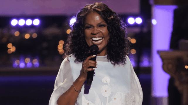 CeCe Winans Brings Holiday Spirit To CMA Country Christmas With "Joy To ...