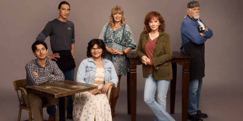 Reba McEntire's Sister On "Happy's Place" Shares What It's Like Working ...
