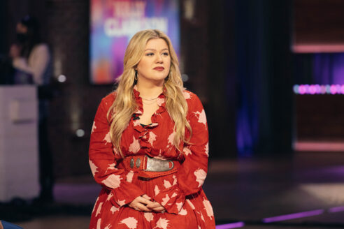 Kelly Clarkson Addresses Talk Show Absence, Says It's Been A "Sad Time ...