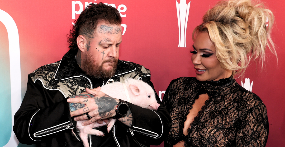 Jessie Murph Humorously Offers Jelly Roll A Pig On ACM Red Carpet