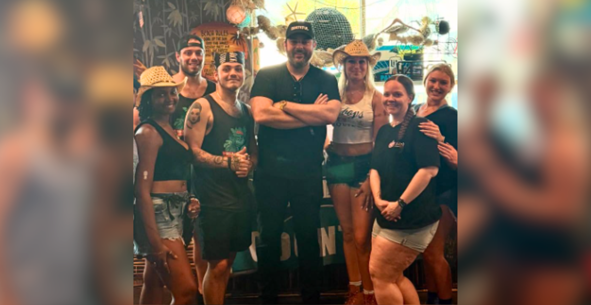 Opry Member Chris Young Leaves Generous $2,000 Tip At Bar In Myrtle Beach