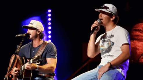 Fan Joins Riley Green On Stage for "Jesus Saves," Leaves The Crowd ...