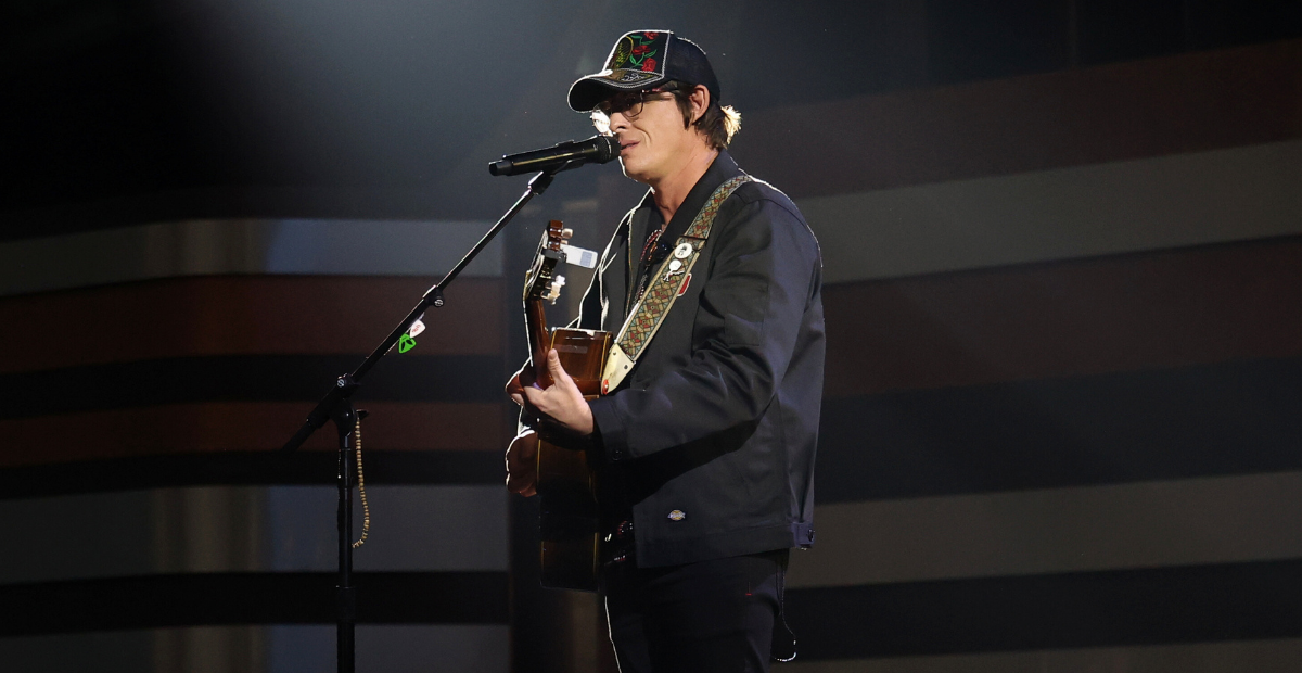 Stephen Wilson Jr. Honors Late Father With "Stand By Me" CMA Performance